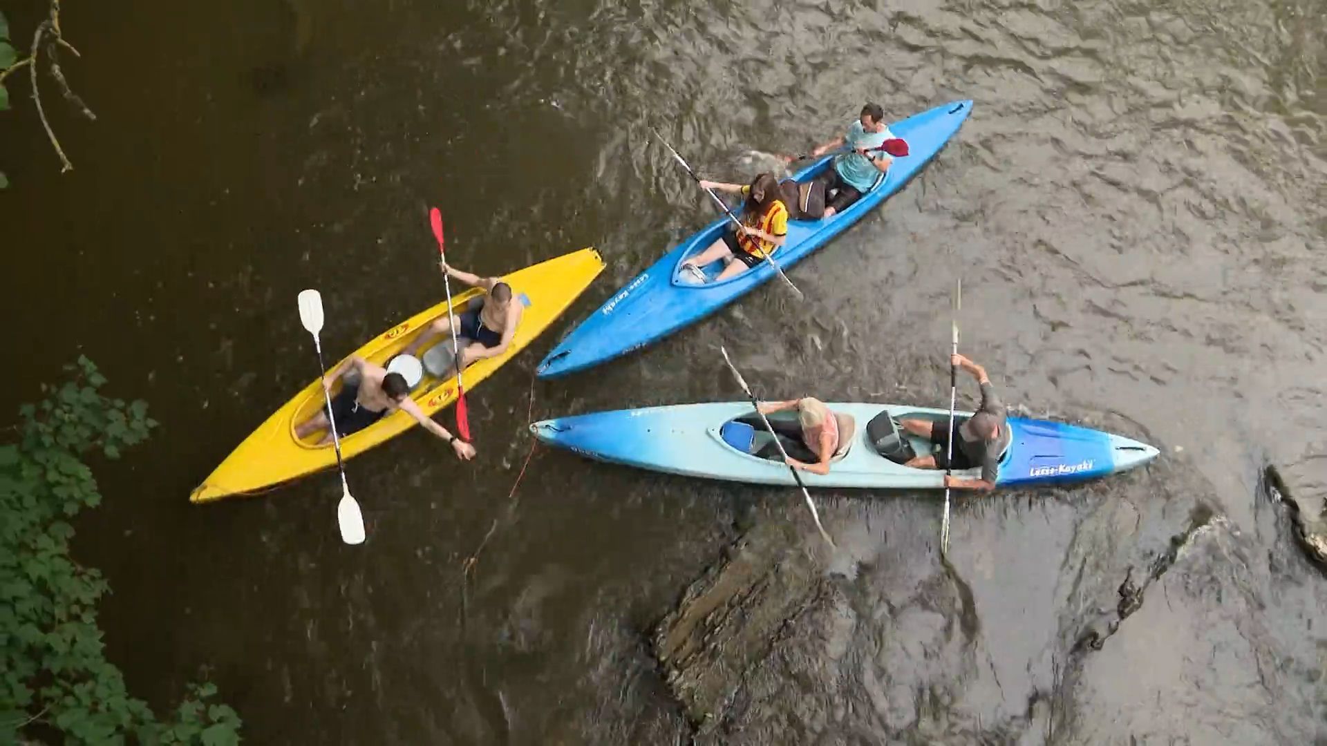 Des associations dénoncent le nombre de kayaks autorisés sur la Lesse ...