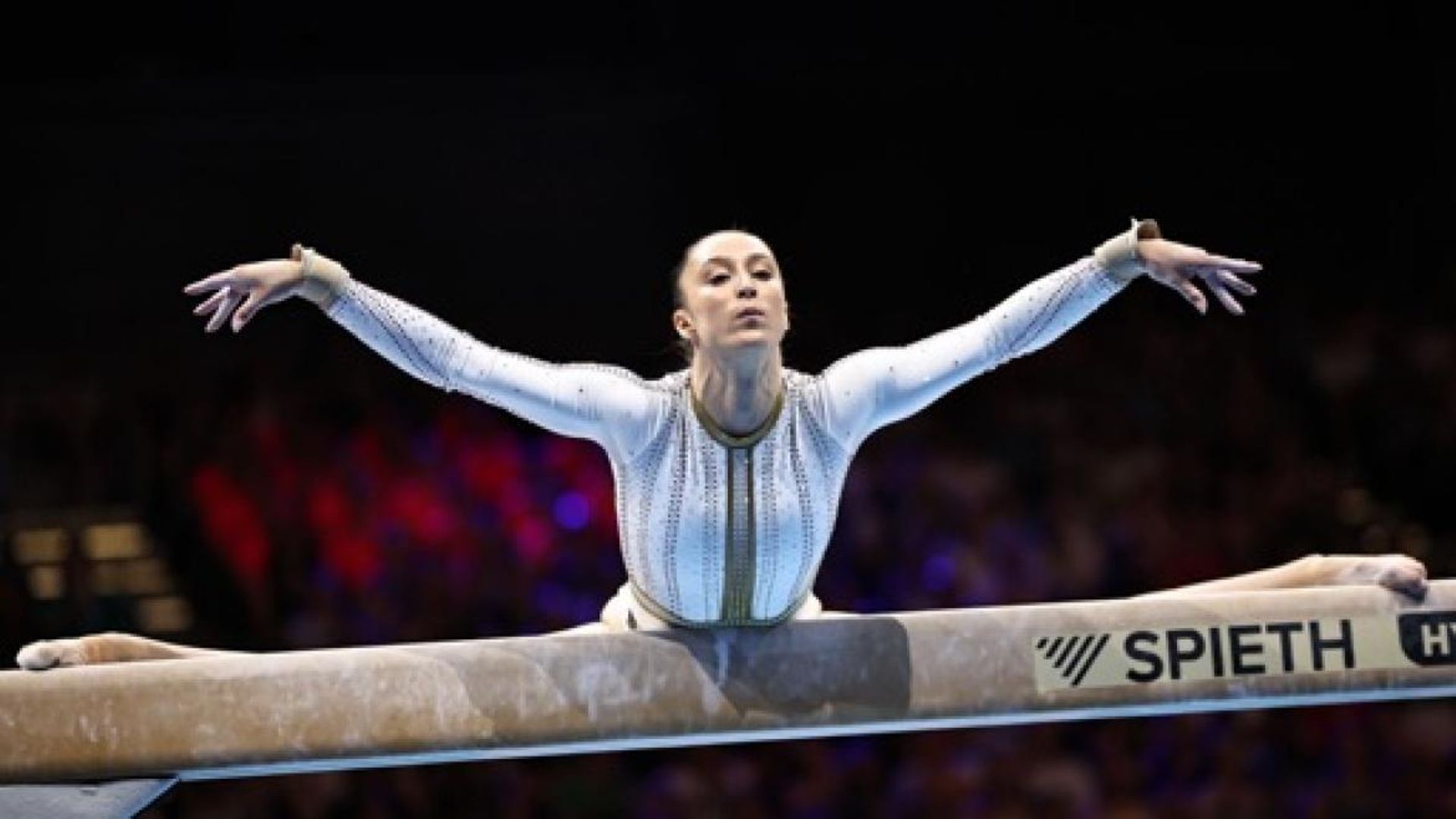 Euro de gymnastique : Nina Derwael concentrée sur les barres et la ...
