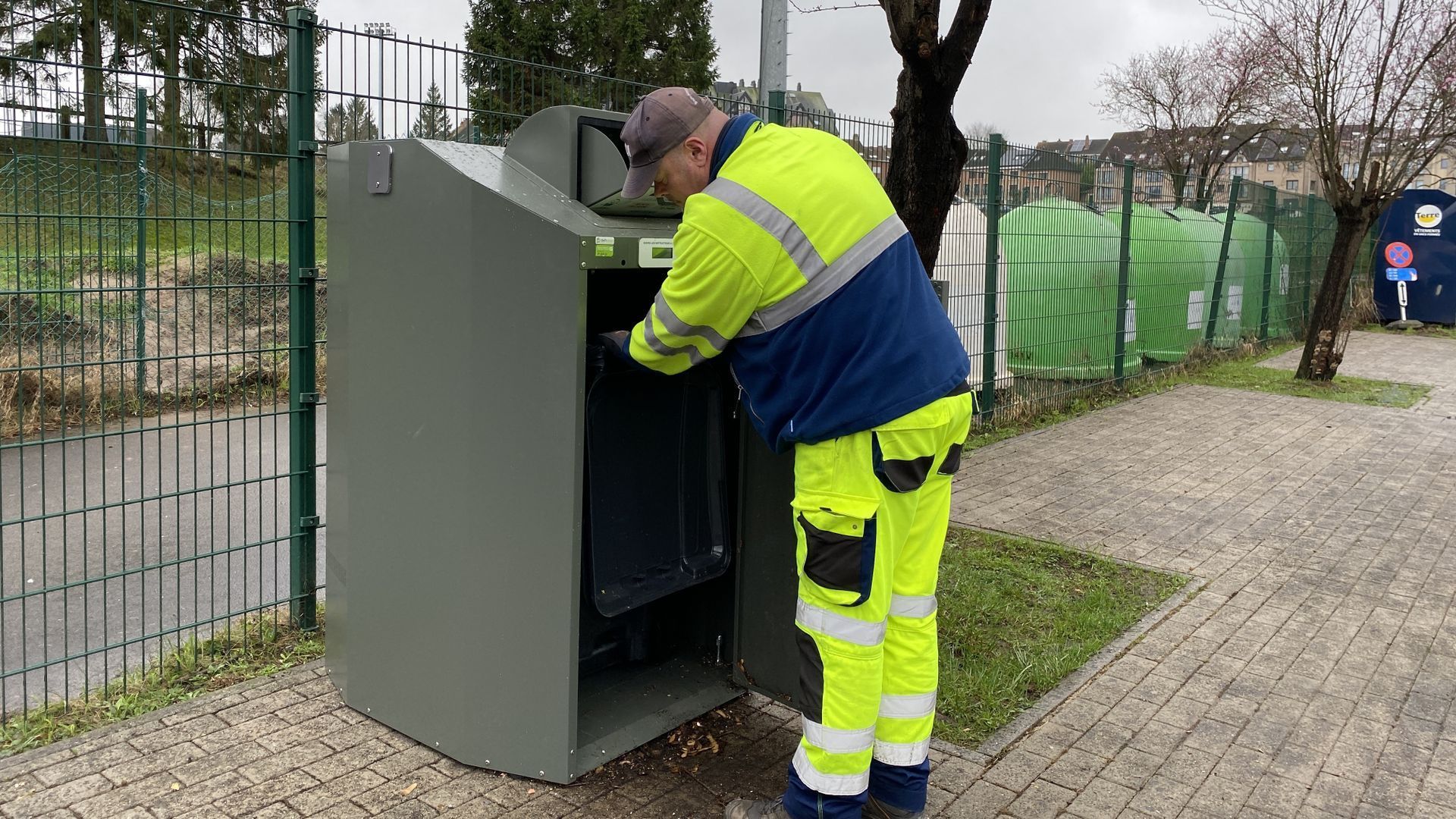 Une application pour éviter les points d’apport volontaire saturés ...