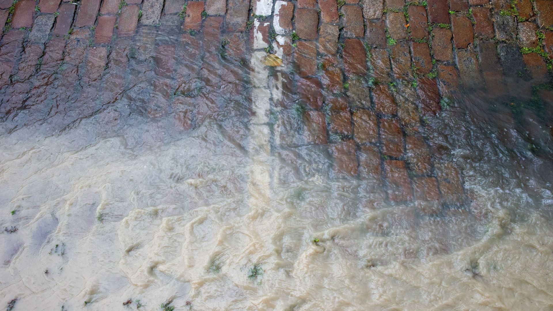 Intempéries : un bassin d'orage déborde, risques d'inondations à Wavre ...