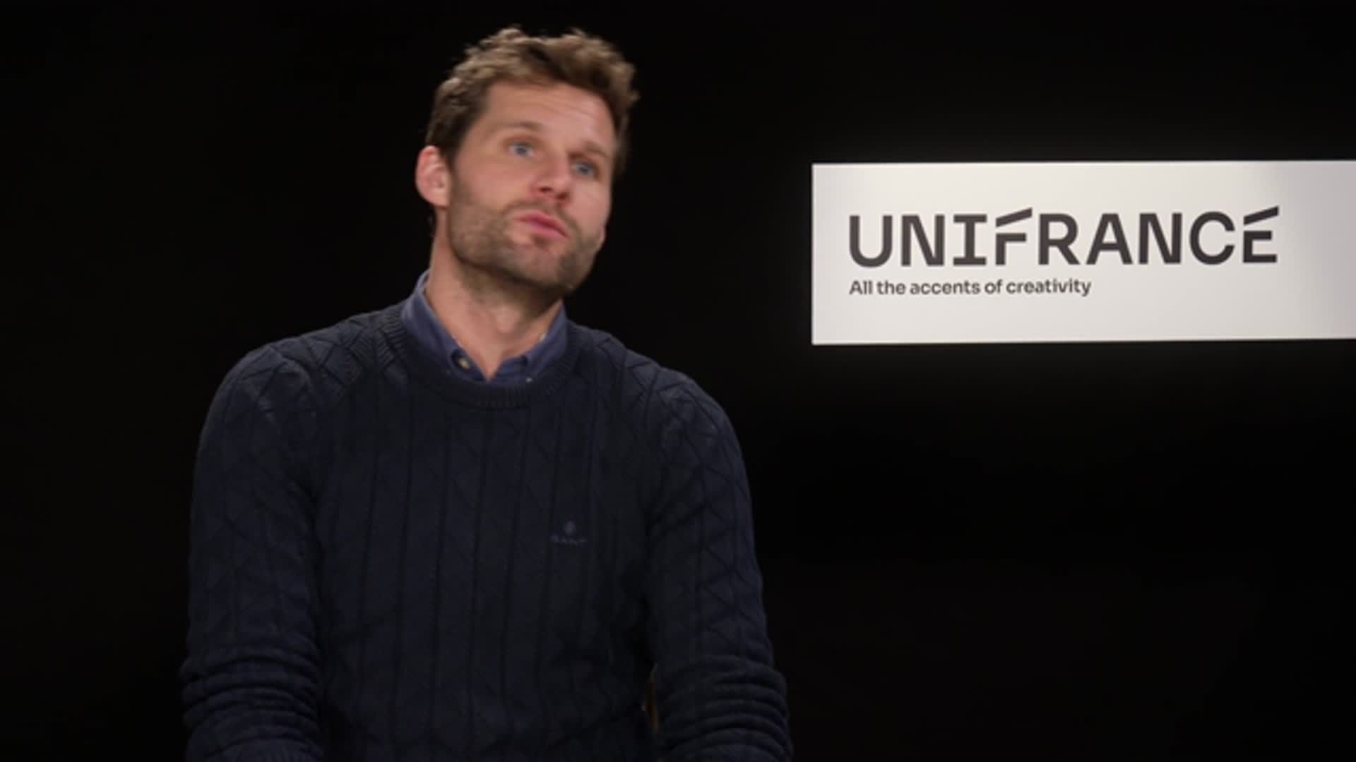 L'interview d'Alexis Michalik pour 'Une histoire d'amour' - RTBF Actus