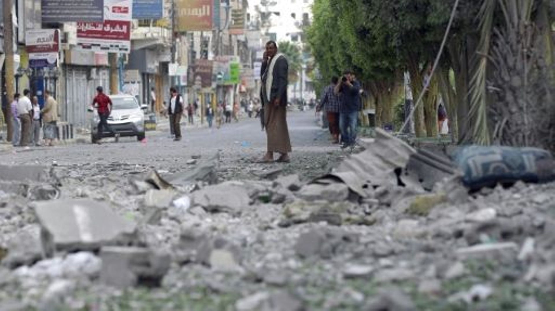 Yémen: la coalition arabe intensifie ses raids après la mort de 50 de ...