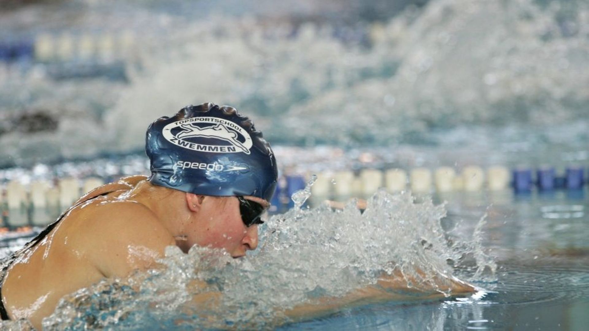 Jolien Sysmans bat le record de Belgique du 50m libre - RTBF Actus