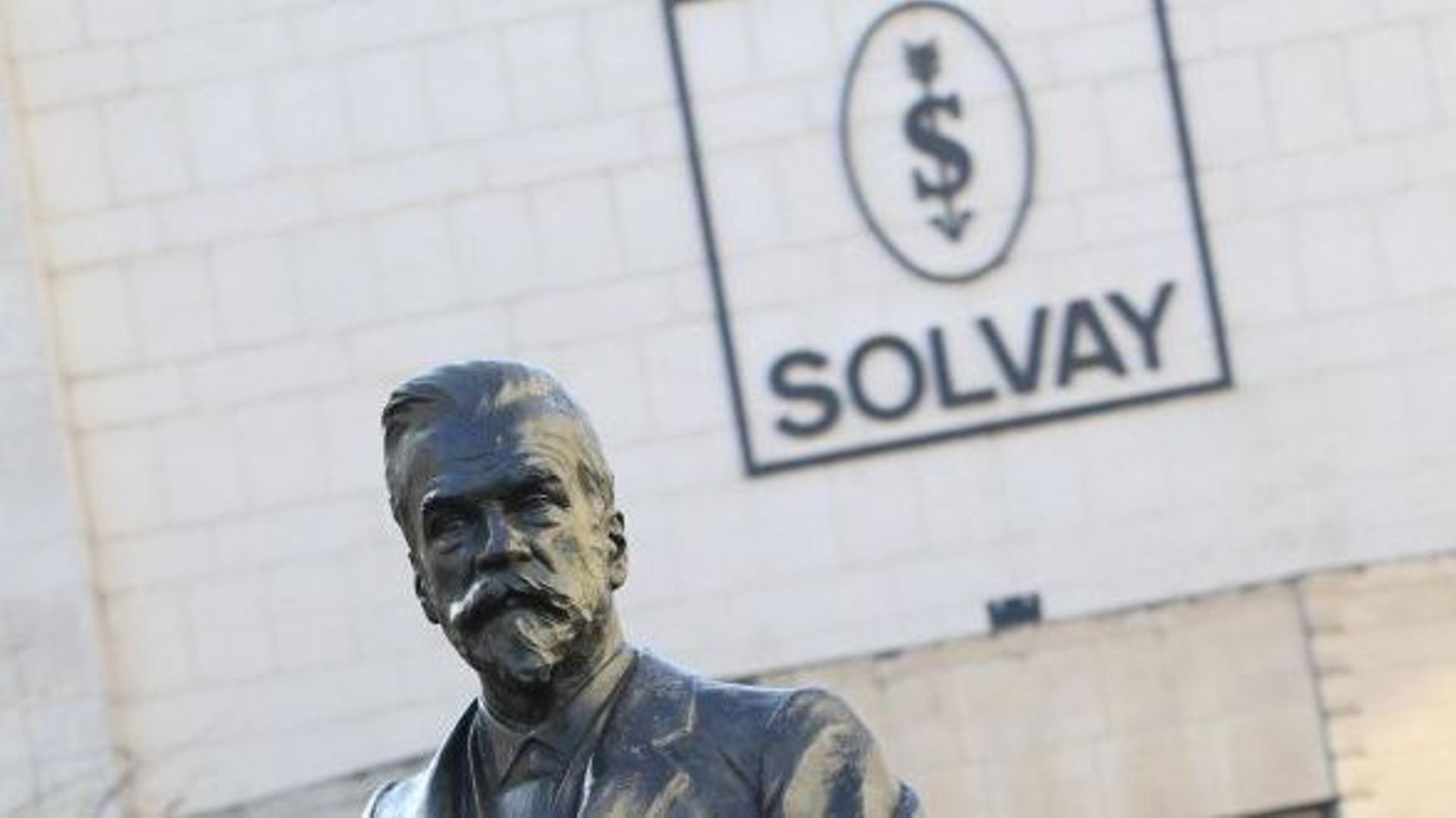 Le groupe Solvay met la main sur le chimiste français Rhodia