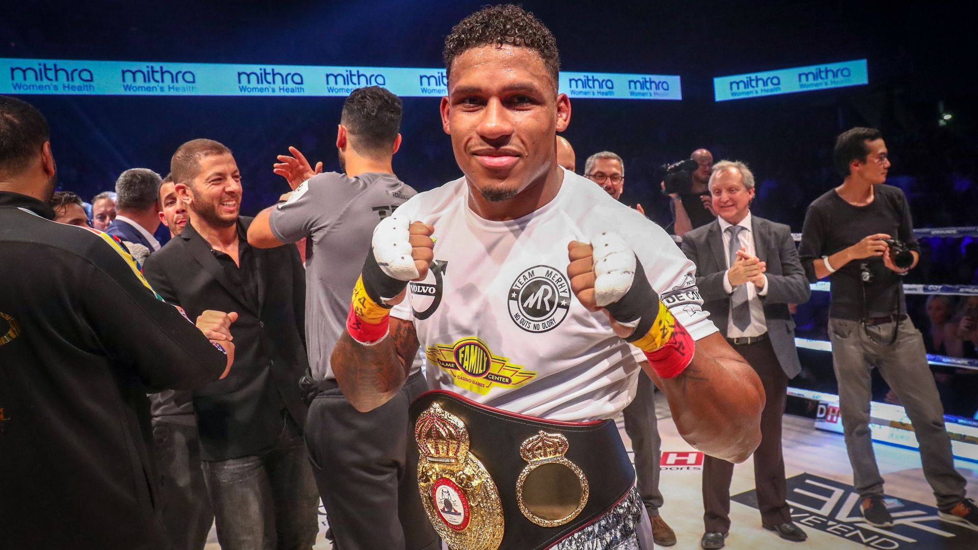Ryad Merhy nouveau champion du monde en WBA Interim des lourds-légers ...