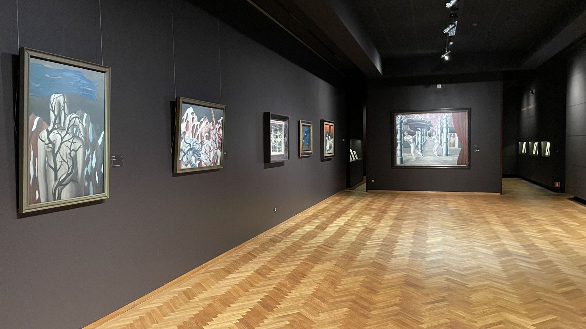 Réouverture du musée Magritte : 29 nouvelles œuvres accrochées aux ...