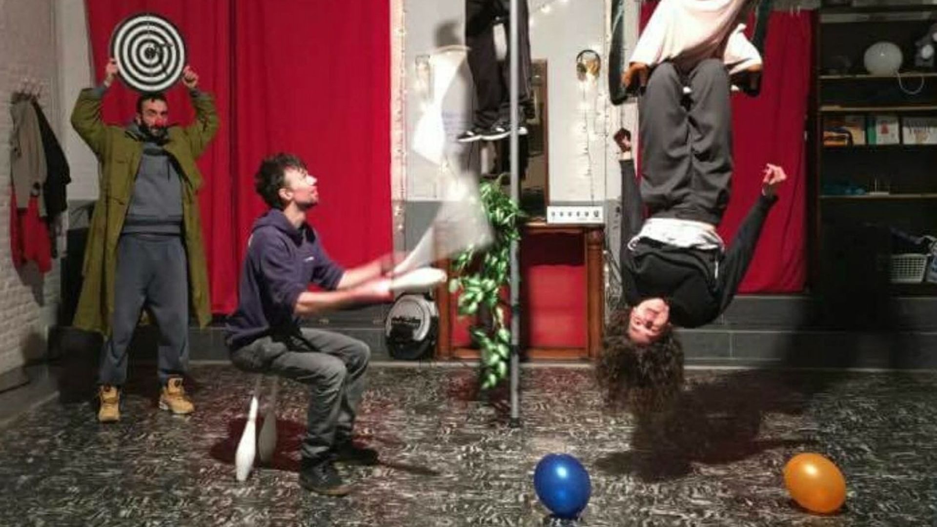 Le monocycle, une seule roue, nul guidon... et pourtant il roule ...