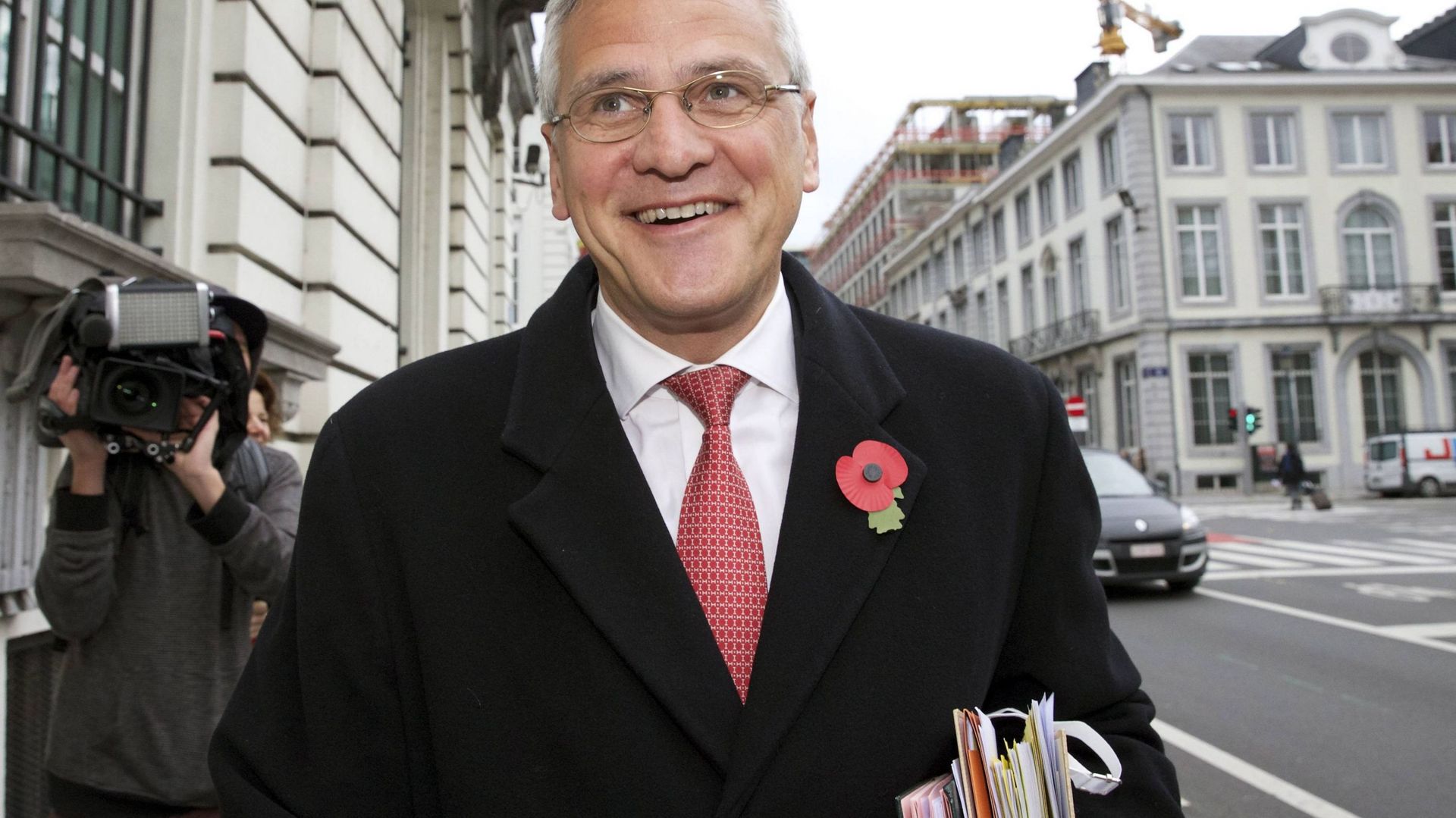 Concertation: Kris Peeters, 'facilitateur' social, entame sa mission ...
