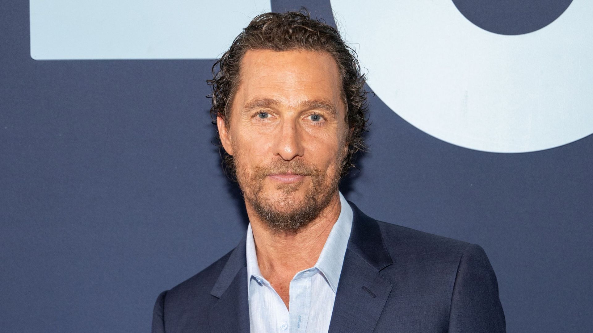 Matthew McConaughey : même défiguré par une abeille, il garde le ...