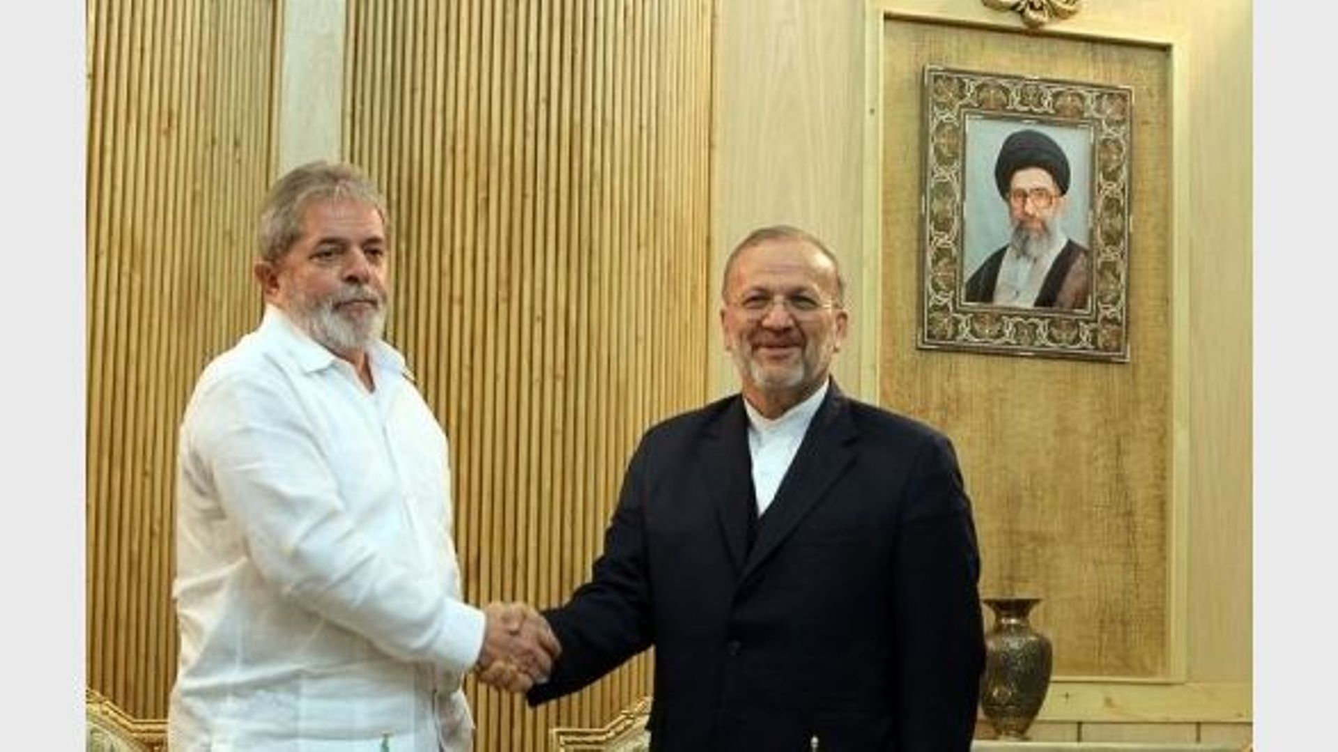 Nucléaire: L. Lula en Iran pour une médiation de la 'dernière chance'