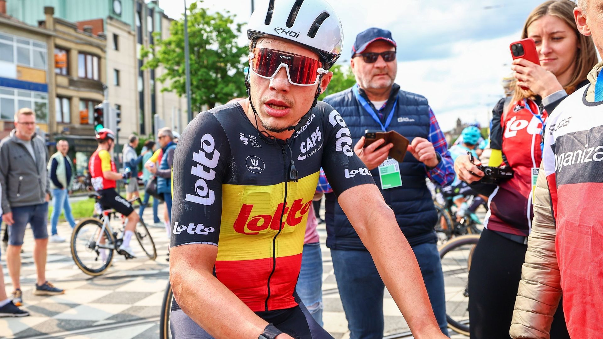 Inquiet pour le moral d’Arnaud De Lie : Gérard Bulens débriefe sa chute ...