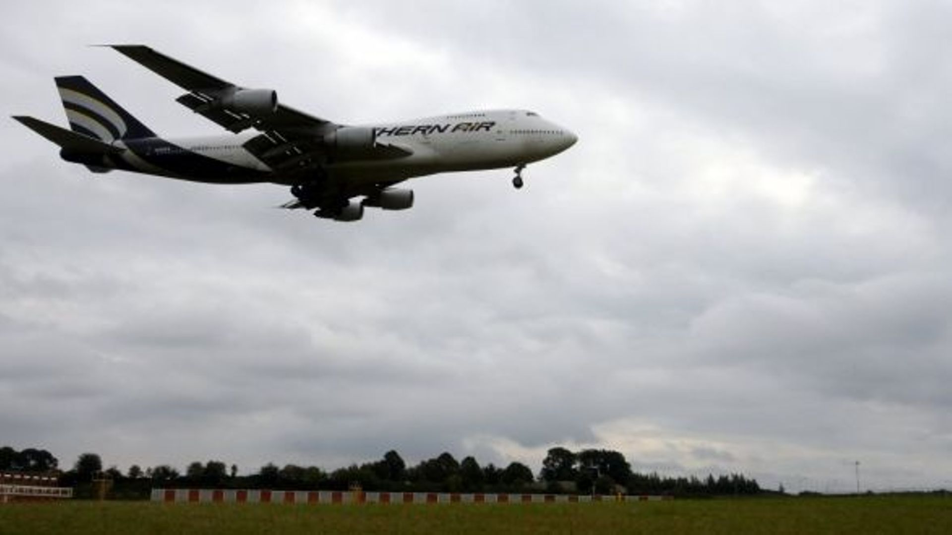 Le bruit des avions augmente le risque d'infarctus - RTBF Actus