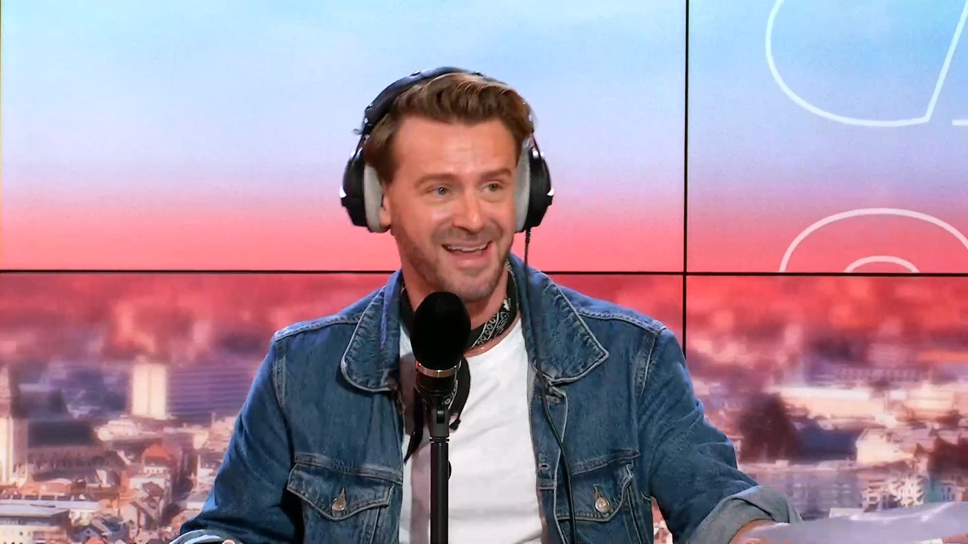 Jonatan Cerrada remplace Jean-Luc Fonck avec une chanson inédite sur l ...