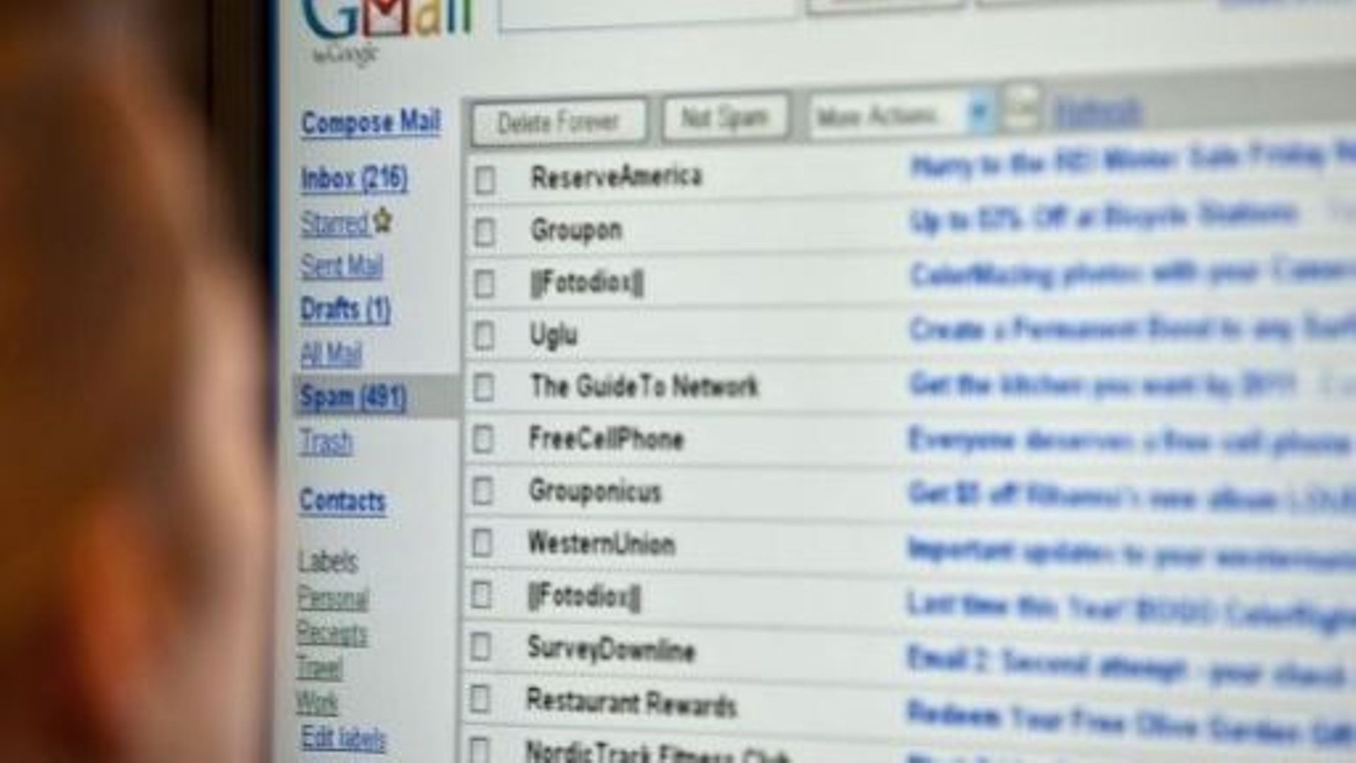 18 ans de prison pour un 'hacker' qui piratait ses voisins - RTBF Actus