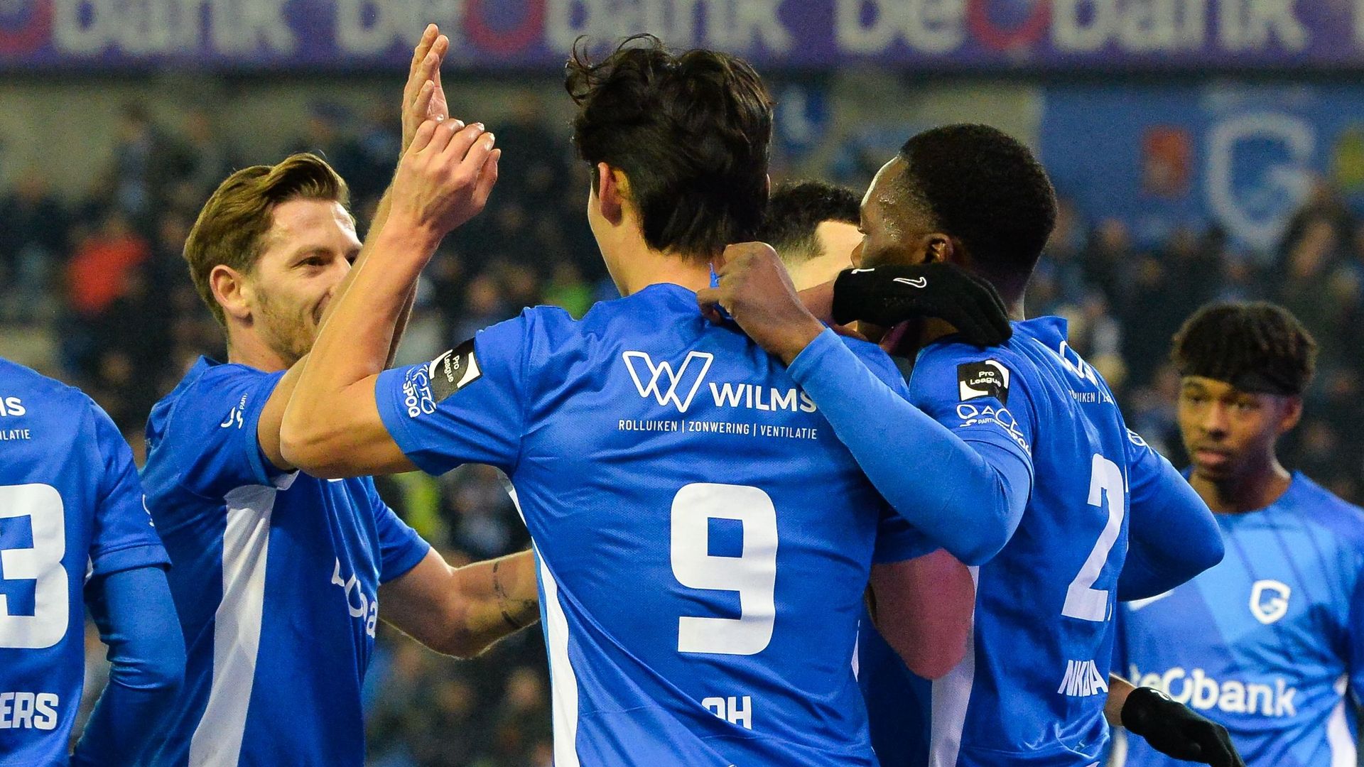 Le Club de Bruges revient de très loin mais perd des plumes face à Saint-Trond et ses deux ...