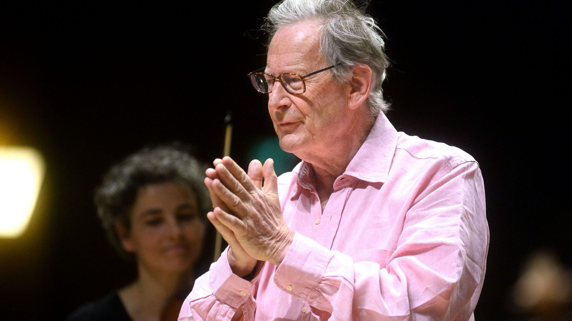 John Eliot Gardiner présente ses excuses après sa gifle et se retire de ...