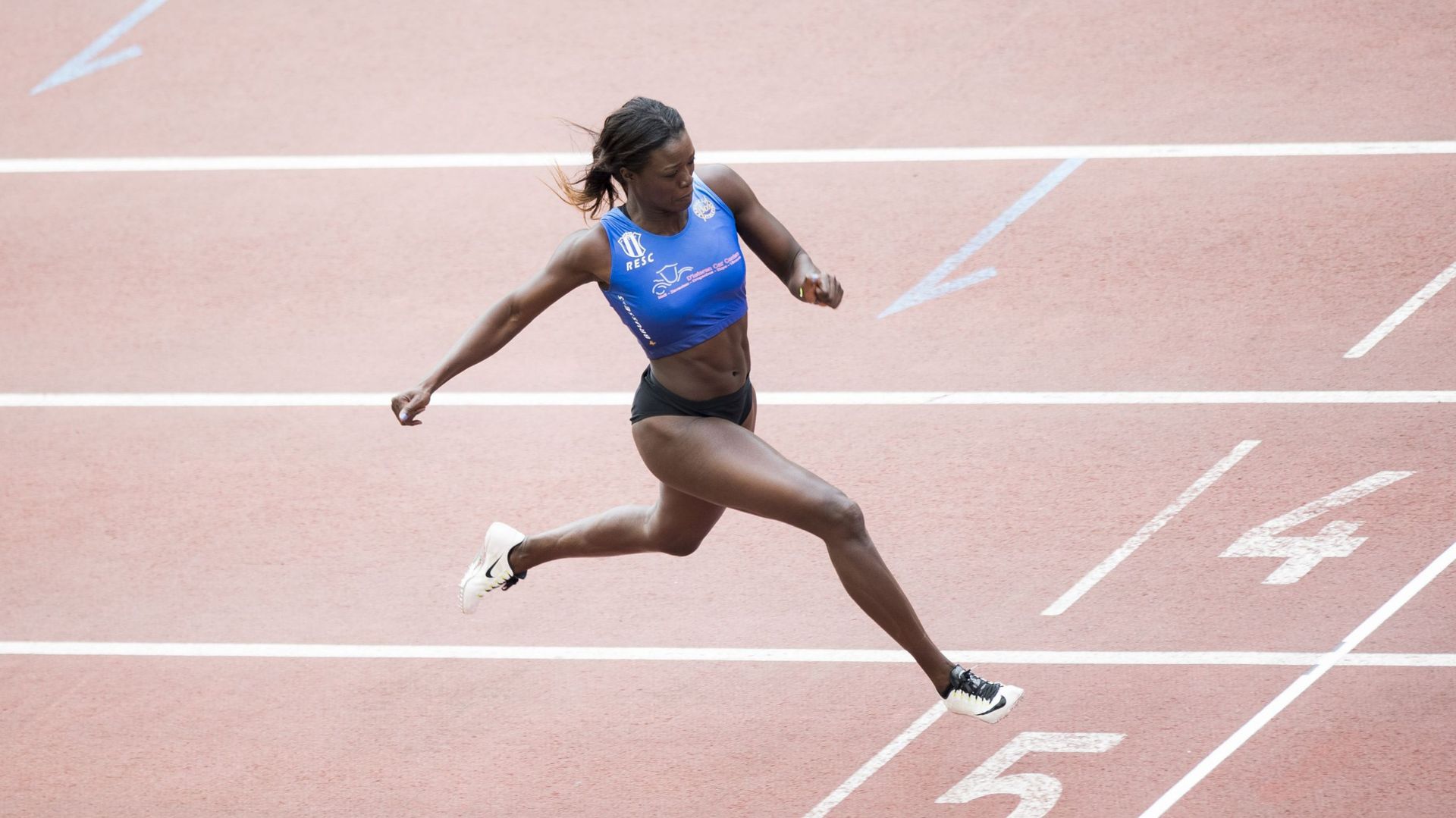 Anne Zagré bat son record personnel sur 60m haies à Berlin - RTBF Actus