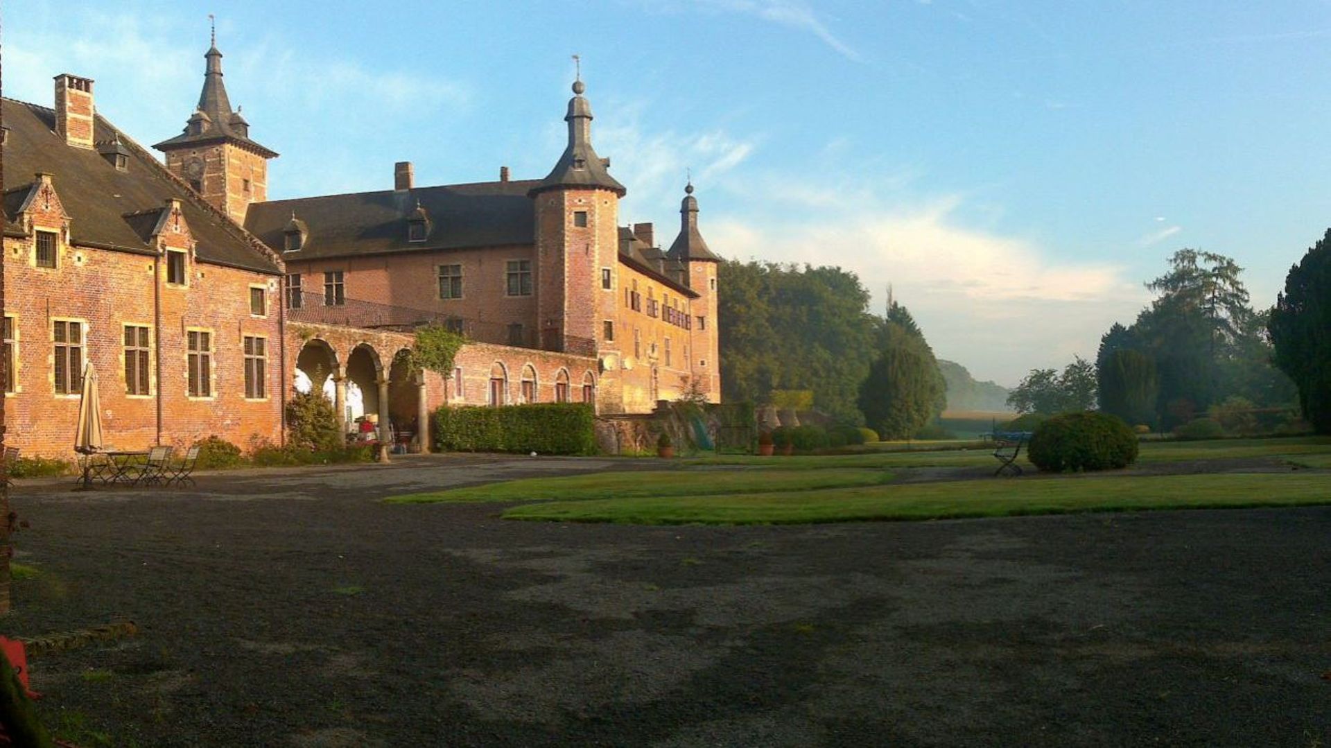 Rixensart: le château de Merode revendu...à la famille de Merode - RTBF ...