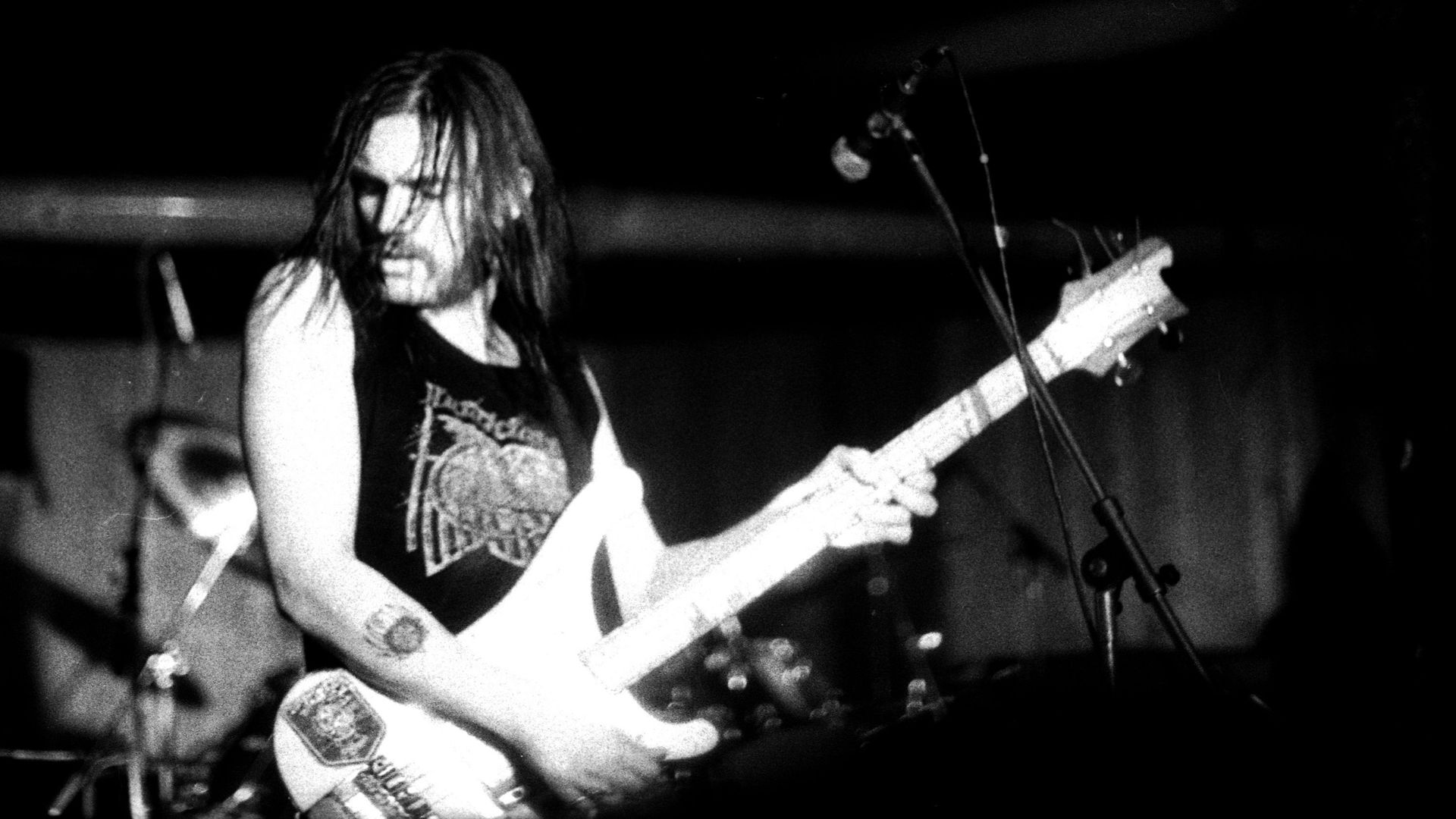 Une statue de Lemmy Kilmister (Motörhead) dévoilée à Burslem, sa ville ...