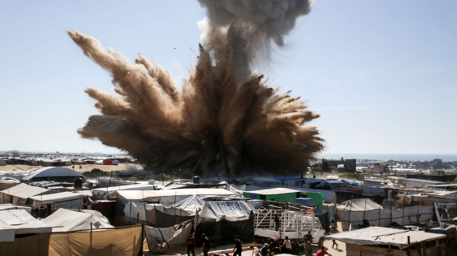 Guerre Israël-Gaza : des bombardements israéliens font au moins 55 ...