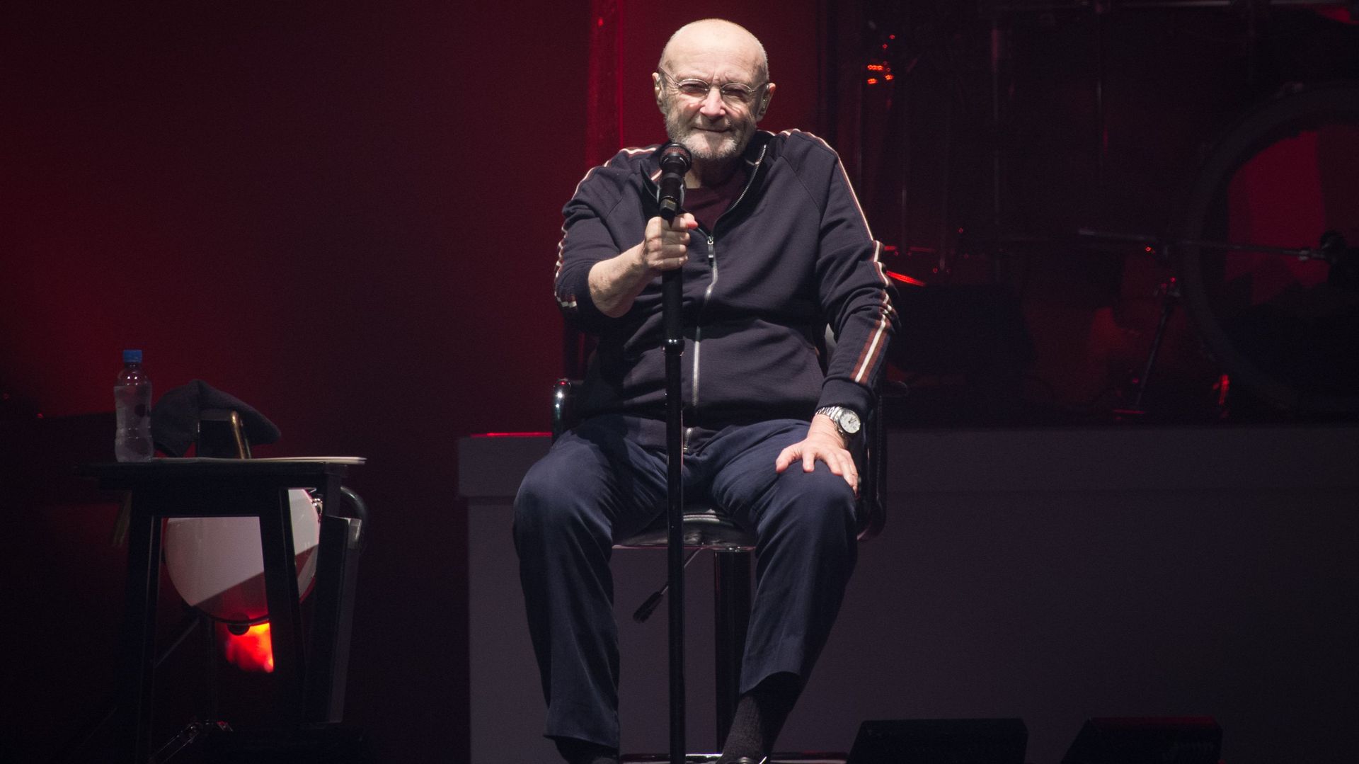 Fausse alerte pour Phil Collins : le batteur de Genesis dément des ...