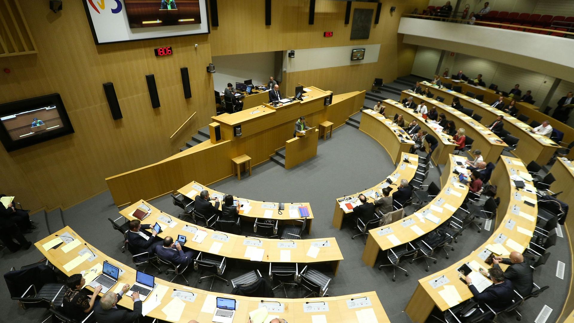 Pacte d'excellence: le parlement de la FWB approuve les premières ...