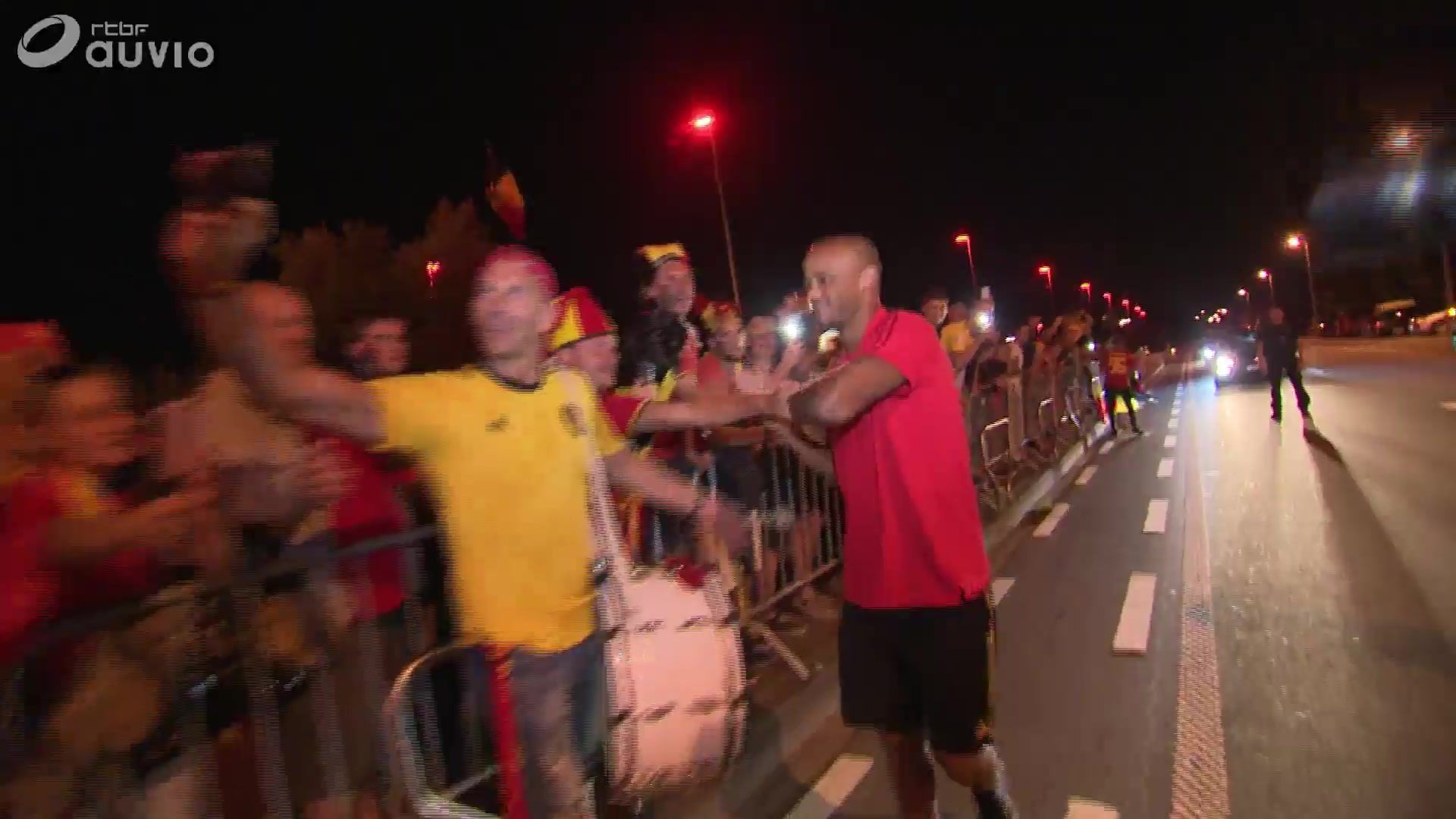 Les Diables rouges sont arrivés en Belgique, accueillis par plus de 200 ...
