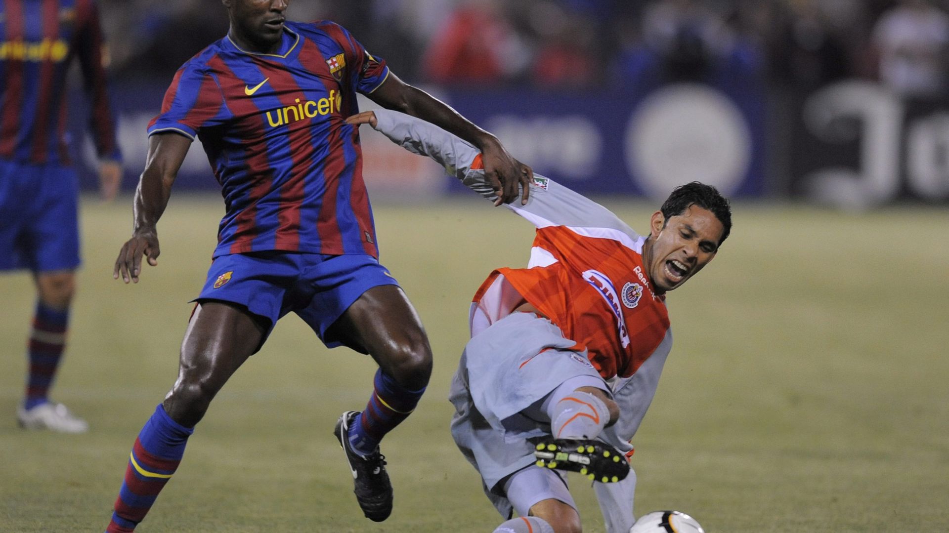 Abidal veut terminer sa carrière au Barça - rtbf.be