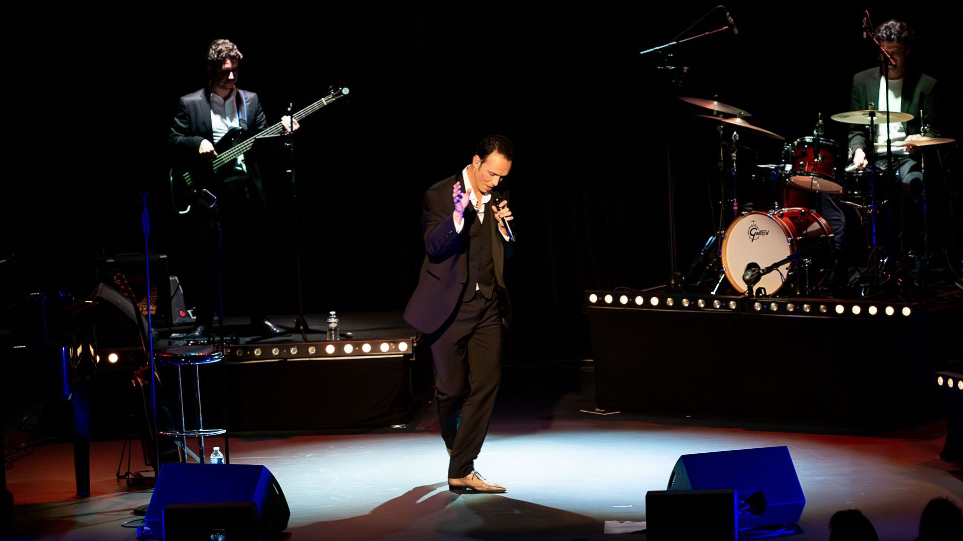 Charles Aznavour aurait eu 100 ans : Jules Grison célèbre l’icône dans ...