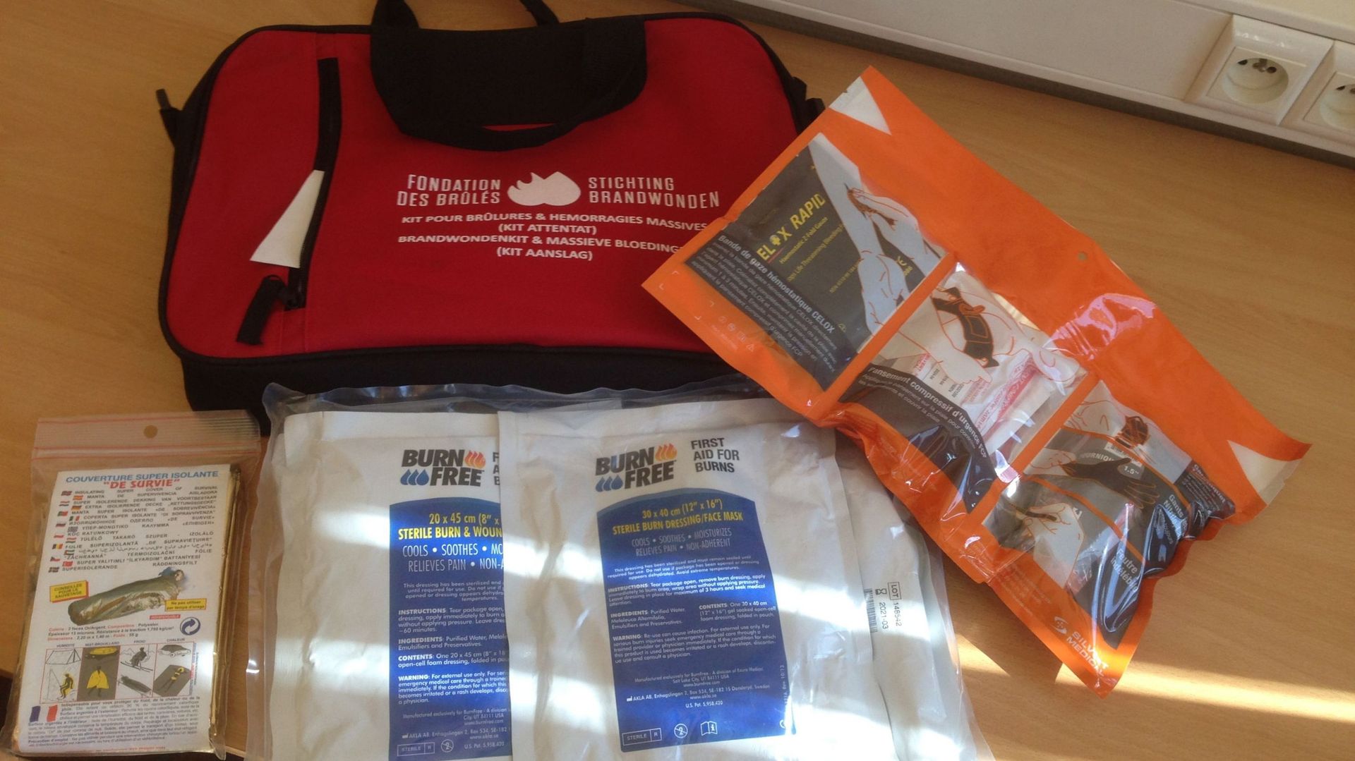 Des kits attentat en cours de livraison dans les zones de secours ...