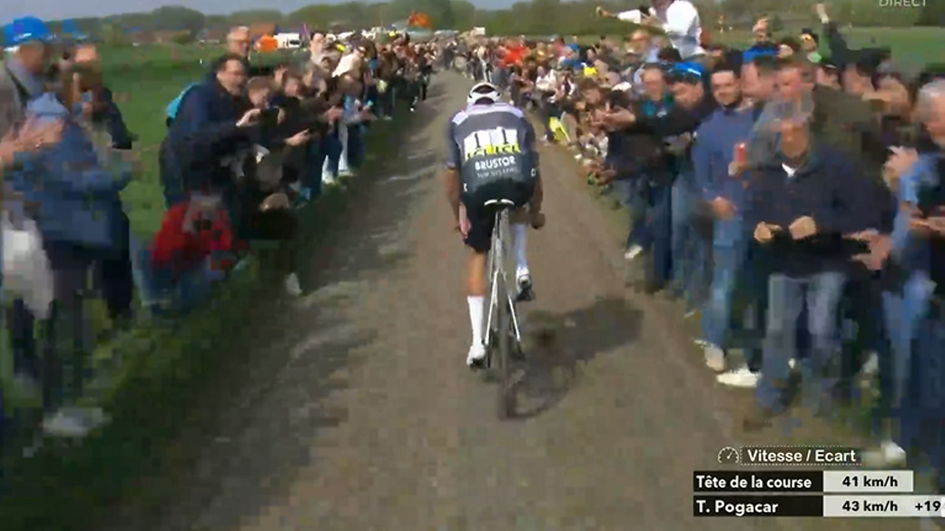 Mathieu Van der Poel a 'souffert' mais triomphé sur Paris-Roubaix : 'Dommage pour l’erreur de ...