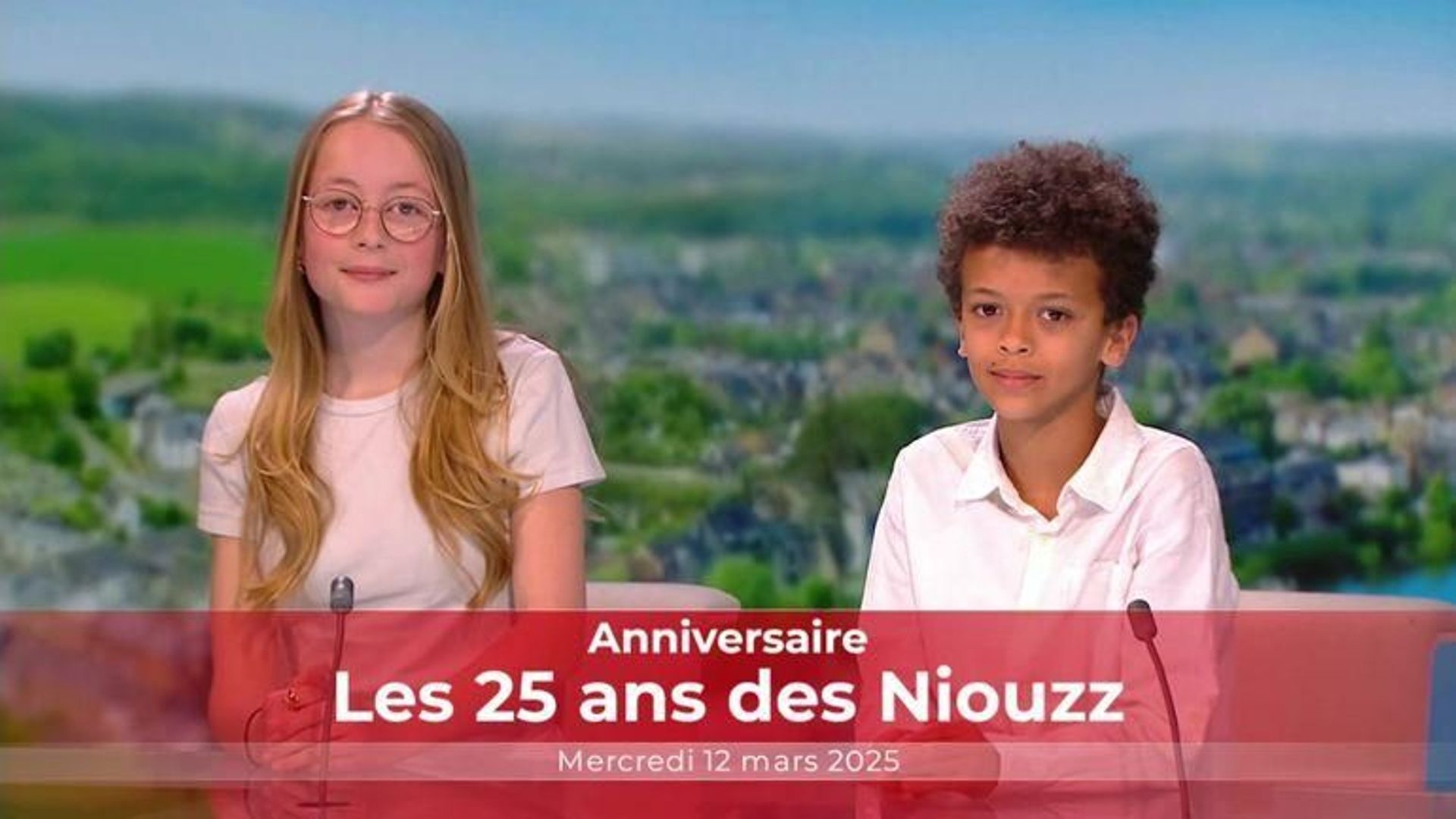 25 ans des Niouzz : Charlotte et Eliott aux côtés d'Ophélie Fontana ...