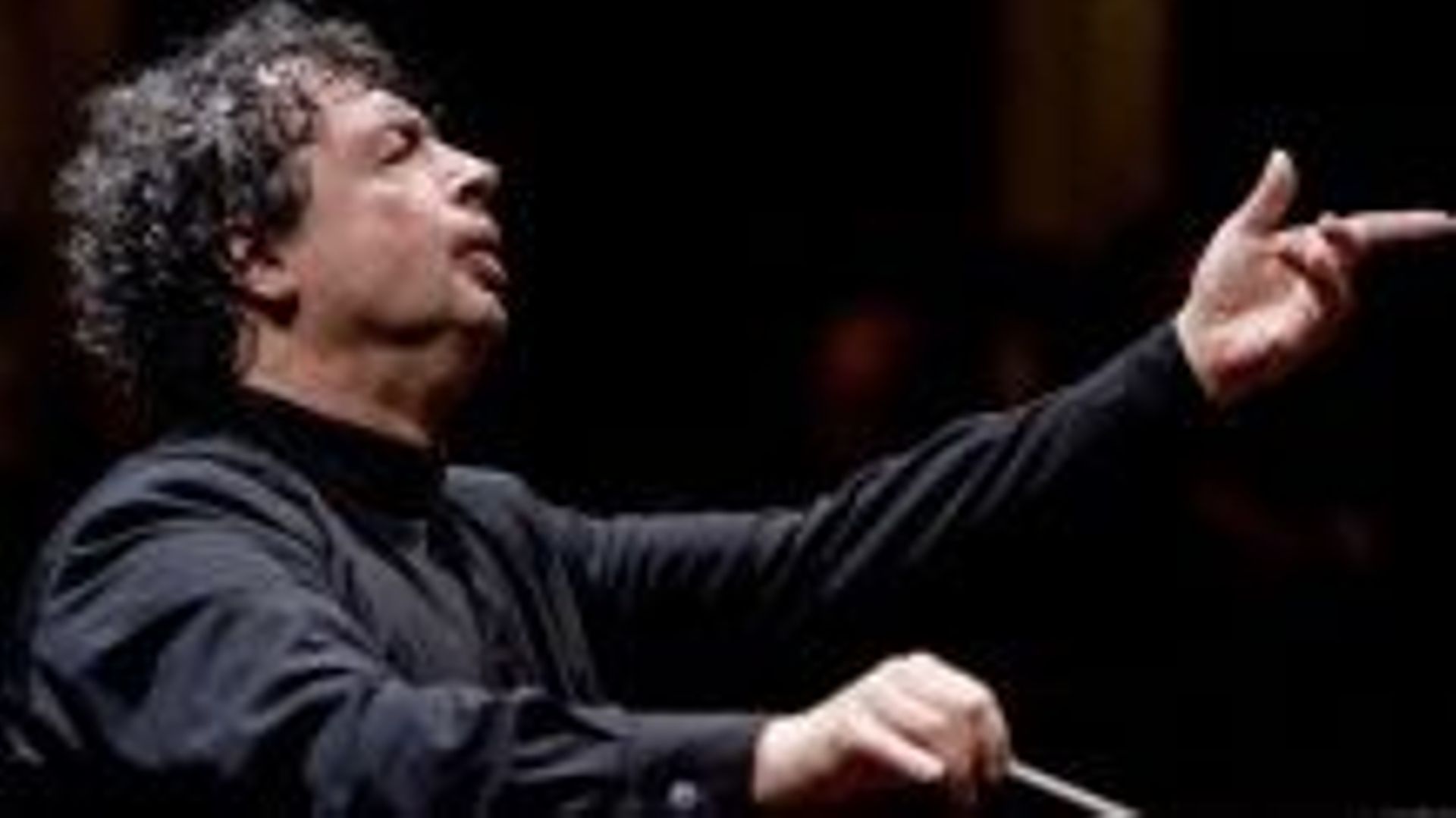 Katia et marielle labèque, pianos, Orchestre philharmonique de Munich ...