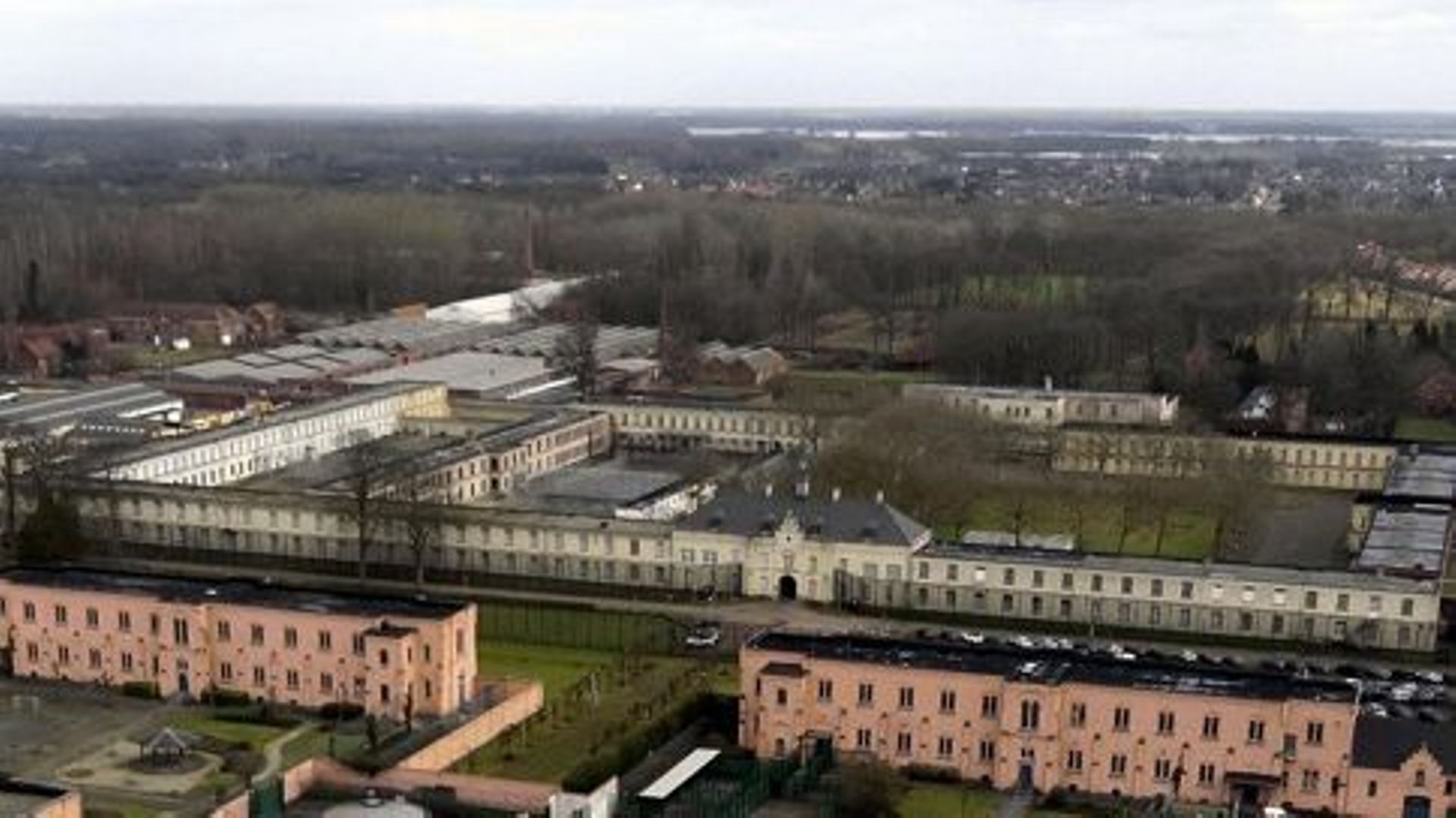 Les gardiens de la prison de Merksplas reprendront le travail lundi ...