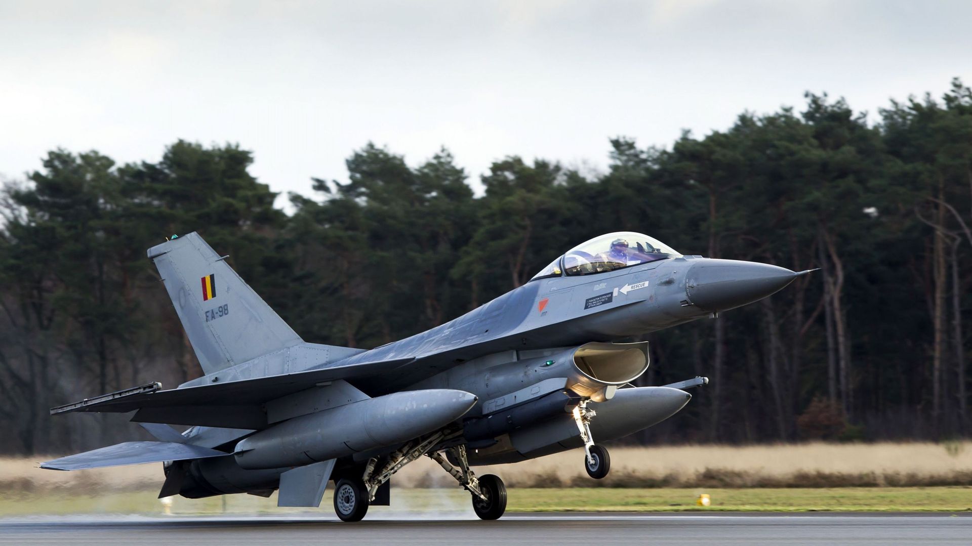 Successeur du F-16: la candidature du Rafale jamais étudiée de près par ...