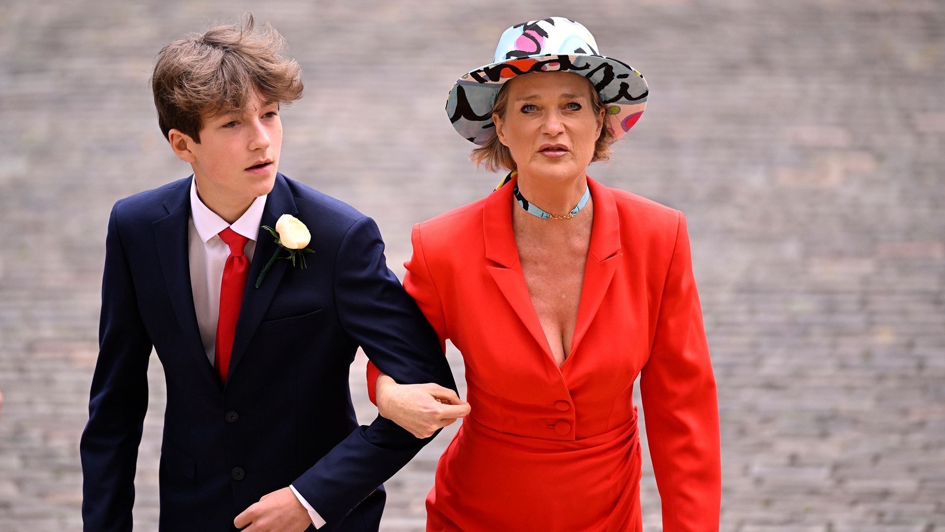 Débat : la Princesse Delphine veut être traitée de la même manière que ...