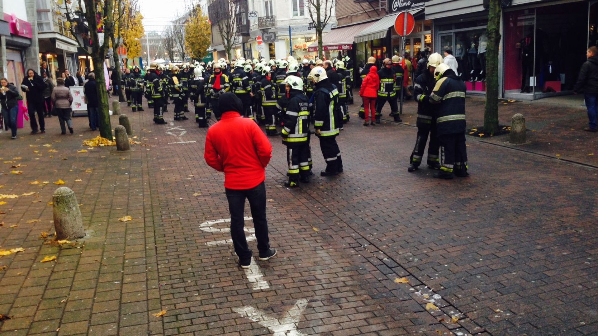 Plus de 200 pompiers ont manifesté dans les rues de La Louvière - rtbf.be Plus de 200 pompiers ont manifesté dans les rues de La Louvière - rtbf.be