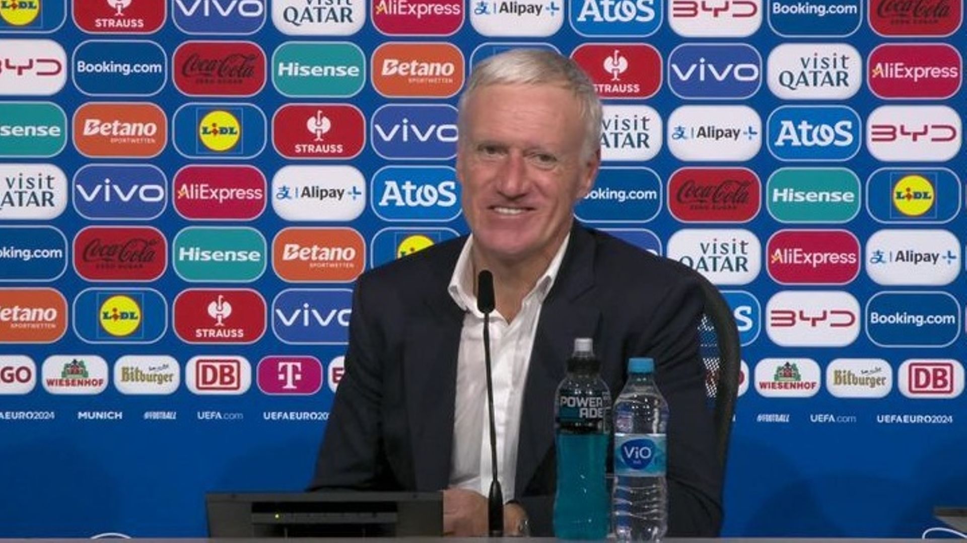 Didier Deschamps irrité par une question sur son avenir en conférence ...