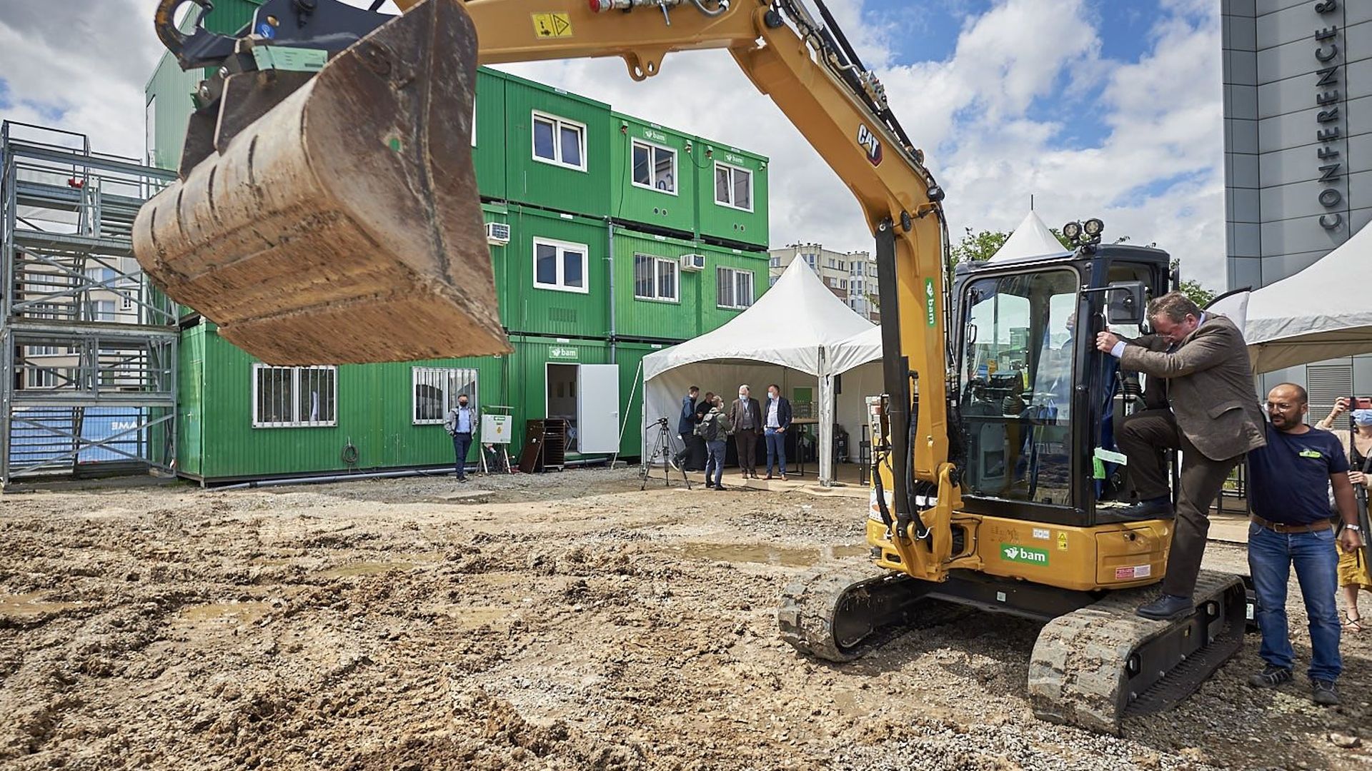 Bruxelles: premiers coups de pelleteuse pour la future maison des ...