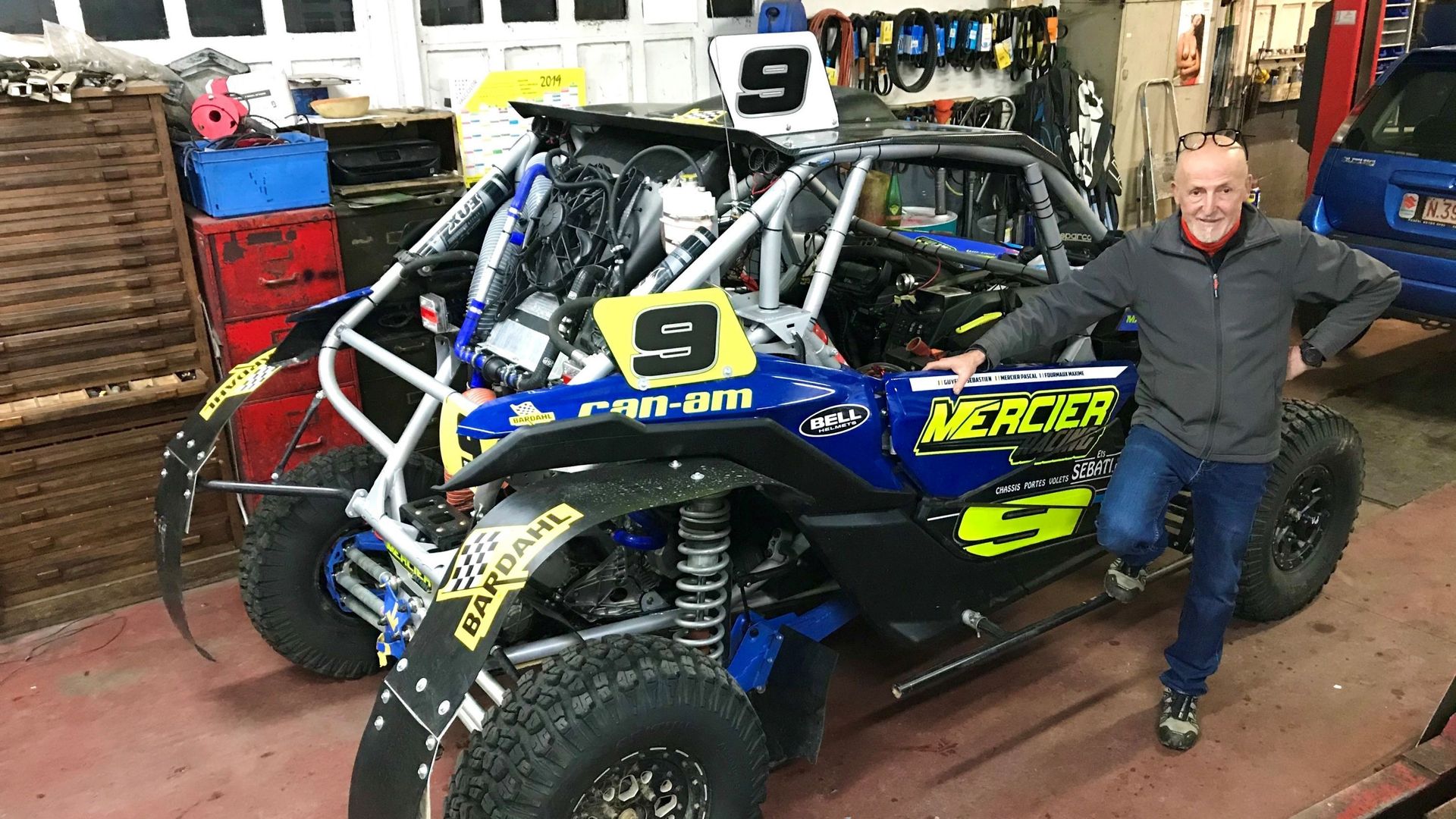 Le 'sorcier' tournaisien Pascal Mercier au départ de son premier Dakar ...