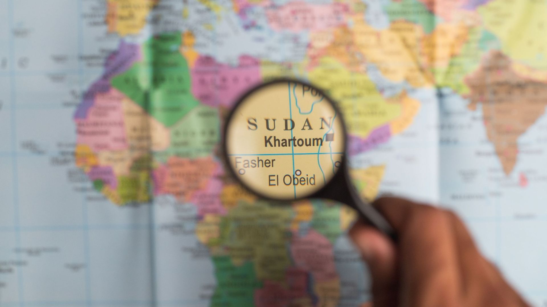 Conflit au Soudan : un convoi humanitaire de l’ONU attaqué, quatre ...