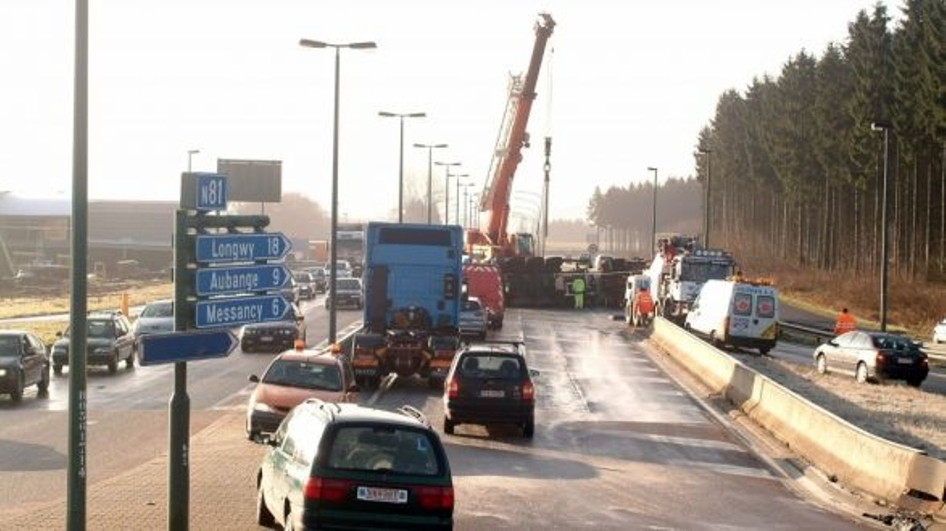 Des trous sur la E411 en Province de Luxembourg