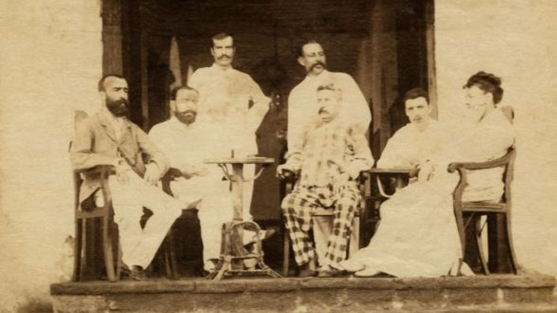 Une photo inédite d'Arthur Rimbaud adulte découverte - RTBF Actus
