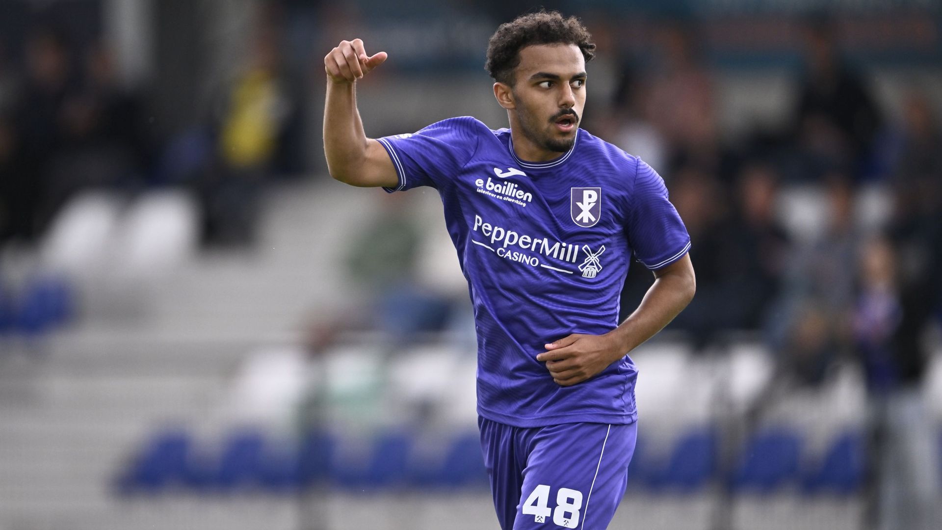 Adnane Abid signe au Standard, après une brillante saison en challenger ...