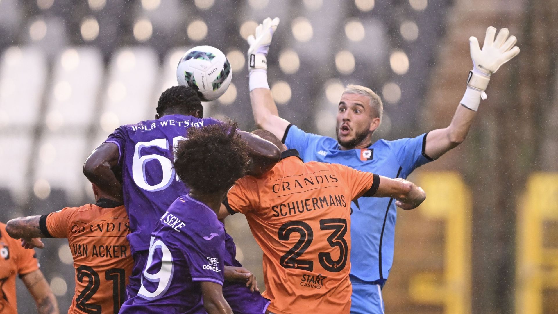 'Besnik Hasi n’est pas l’homme qu’il faut à Anderlecht sur le long ...