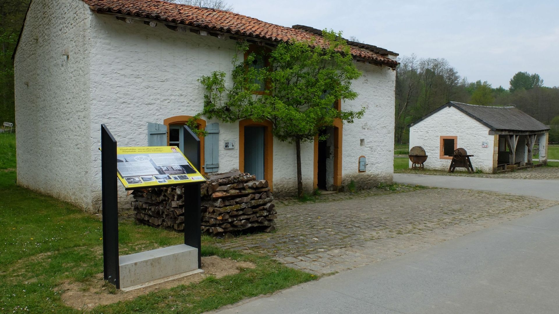 Tourisme : Le Fourneau Saint Michel près de Saint-Hubert, un village ...