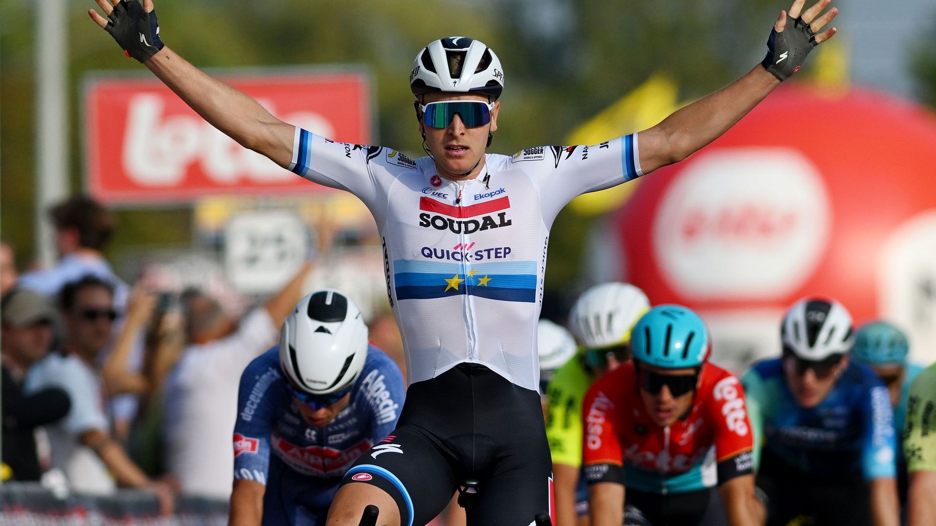 Tim Merlier remporte la Flèche de Gooik devant Meeus et Kooij - RTBF Actus