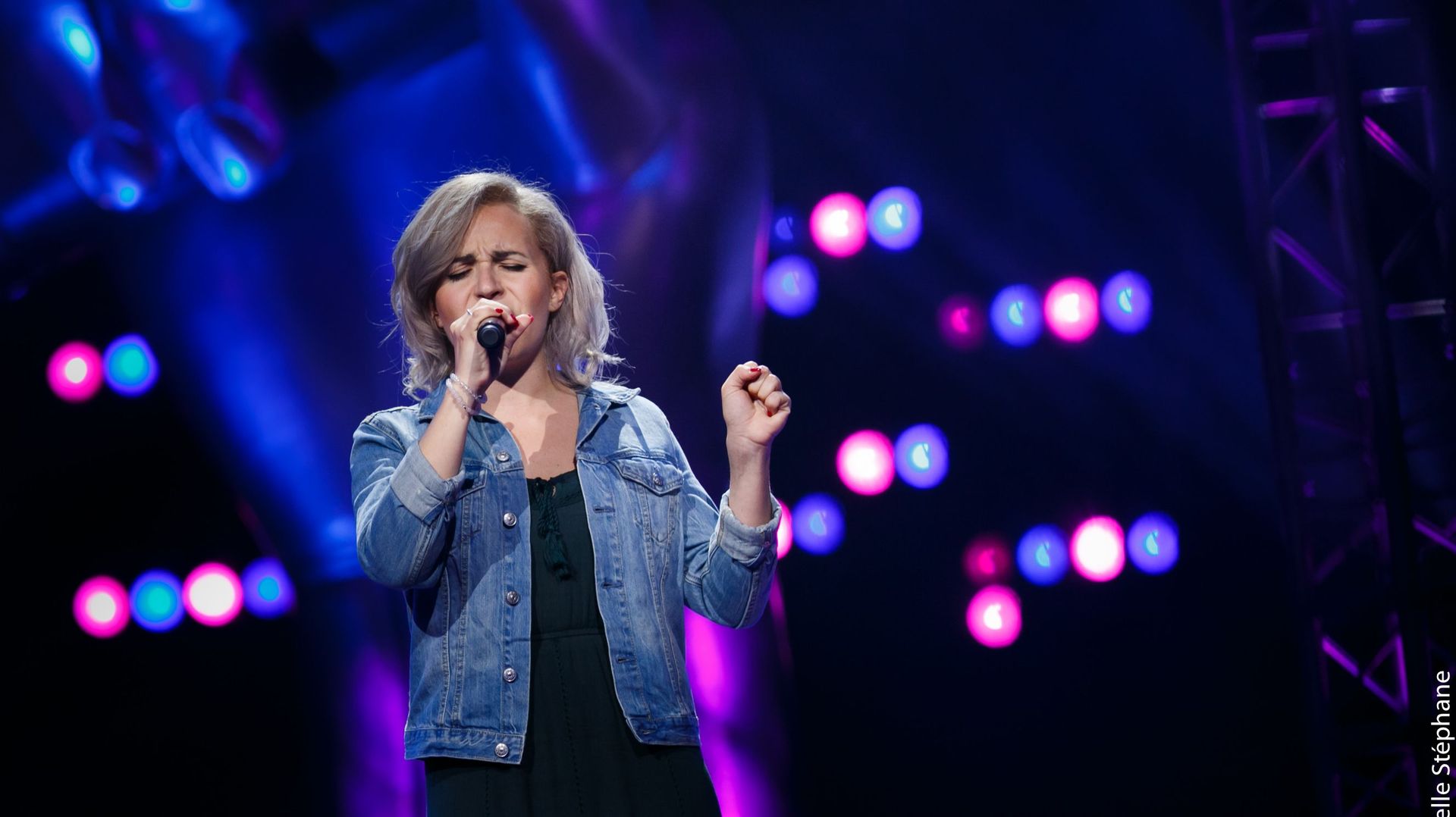 Laura Curado - 'Fallin'