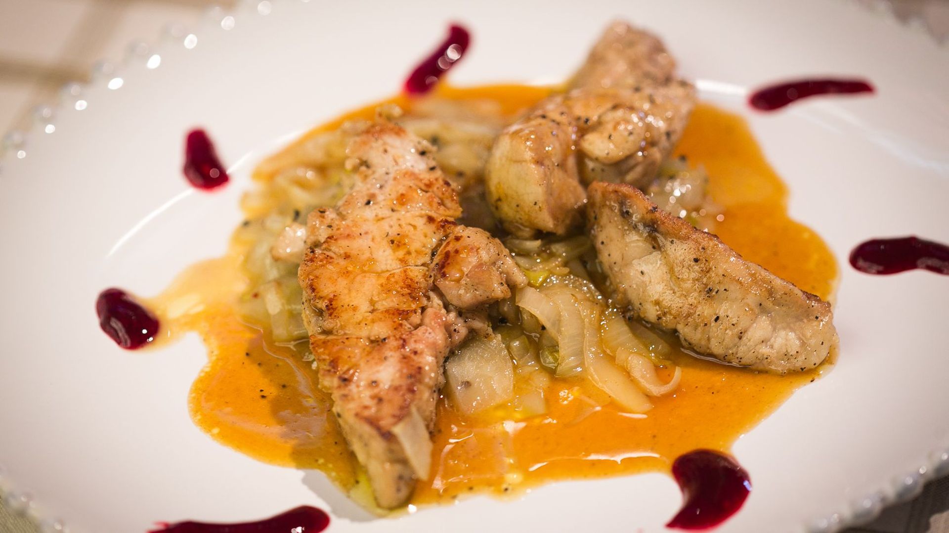 Ris de veau croustillants et tarte chocolat au thé montois - RTBF Actus