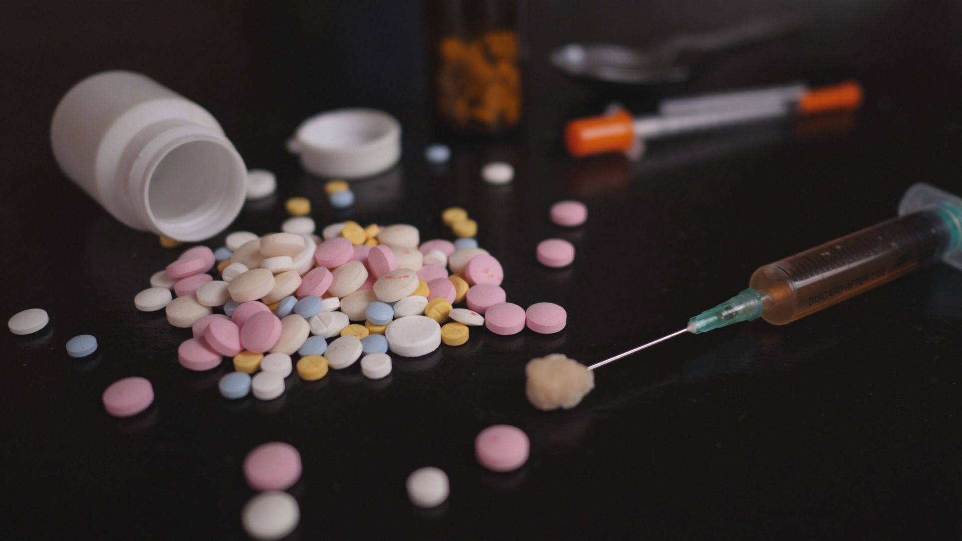 Huit perquisitions et sept mandats d’arrêt dans un dossier drogue pour la zone de police ...